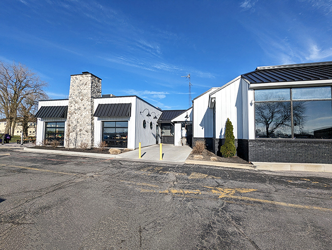 This no-frills fish joint looks like it was built by off-duty pirates with great taste. Expect treasure on your plate!