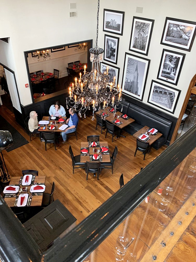 Brick on the outside, flavor explosion on the inside. Stab's is where steaks go to show off their best sides.