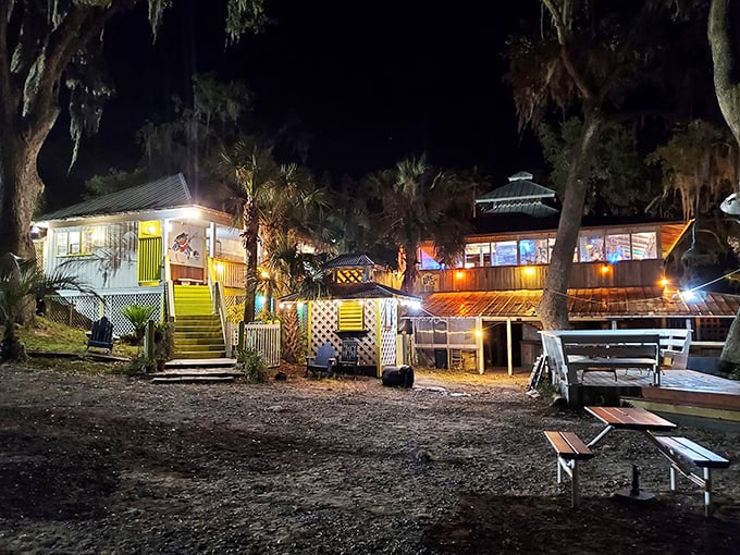 If this place were any closer to the water, you'd need gills to dine here. Sunbury Crab Co. is serving up oceanside bliss!