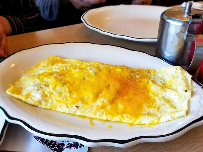 Bacon and eggs, the Batman and Robin of breakfast. This omelet proves that sometimes, the classics are classic for a reason.