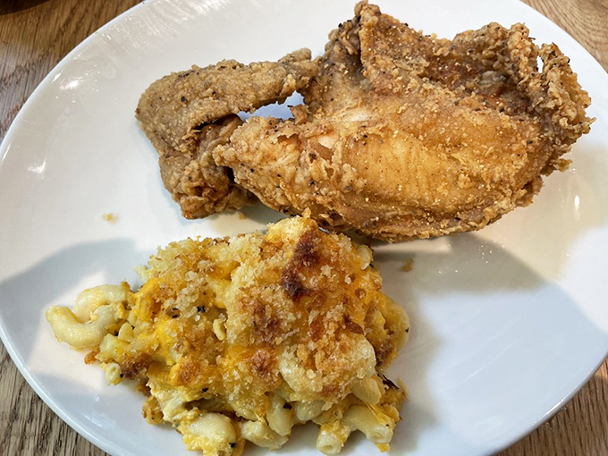 Fried chicken and mac and cheese: the Southern power couple that's been making people sigh with contentment since kitchens were invented.