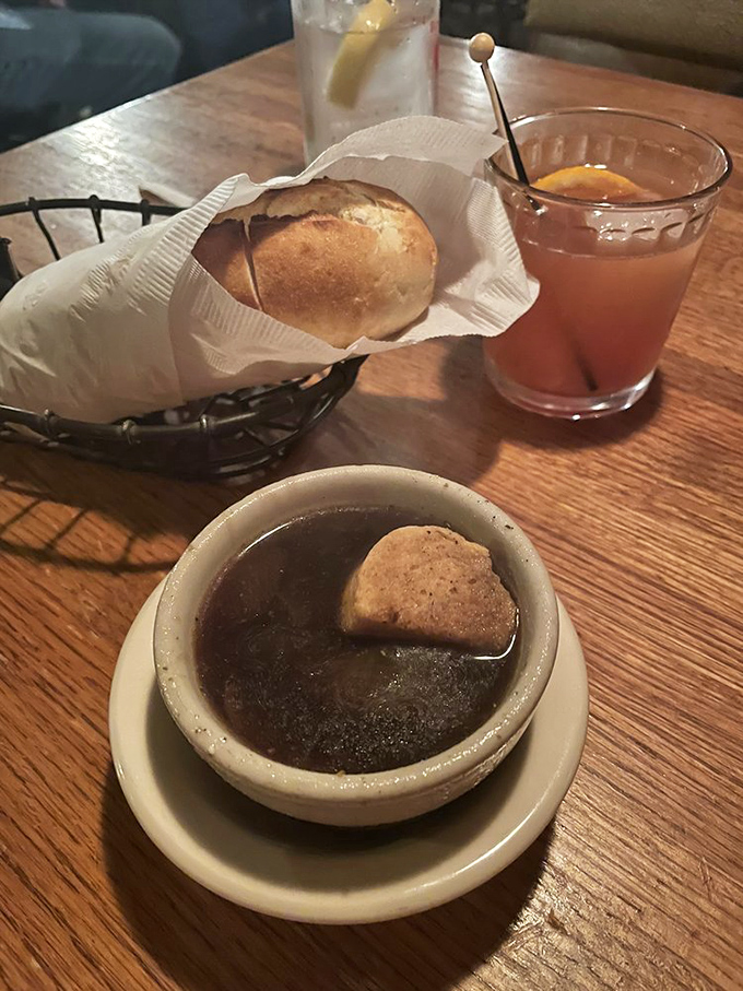 The dynamic duo: Warm, crusty bread and soul-soothing soup. Name a more iconic pair, I'll wait.