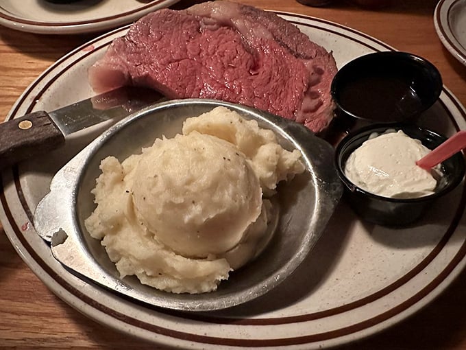 A match made in culinary heaven: prime rib and creamy mashed potatoes. It's comfort food that's dressed up for a night on the town.