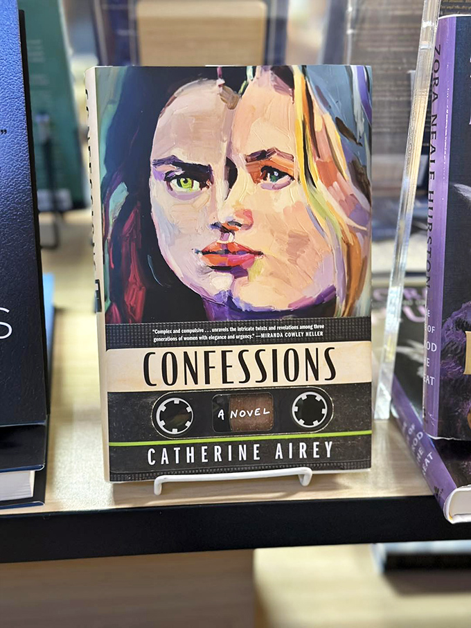 Confessions of a bookaholic: I can't resist a cover this captivating. This novel looks like it's ready to spill some juicy secrets!