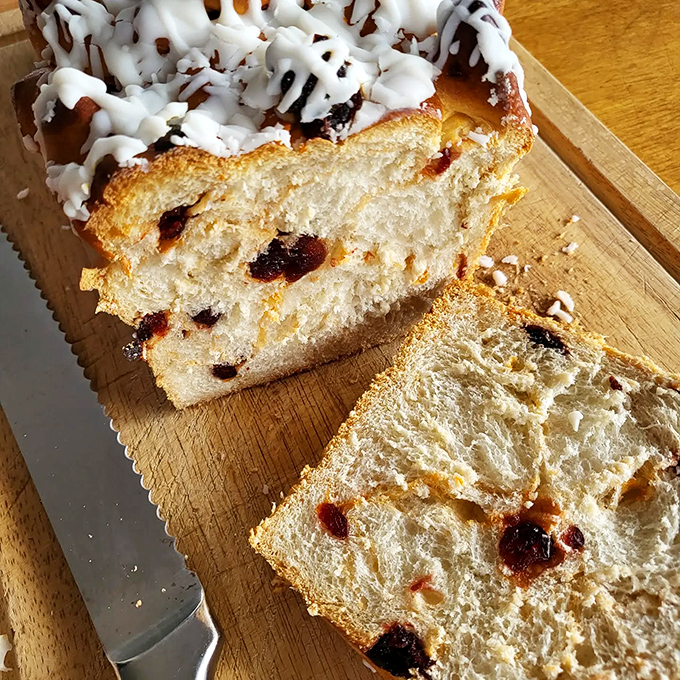 Cranberry and orange join forces in this fritter bread. It's like a party in your mouth, and everyone's invited!
