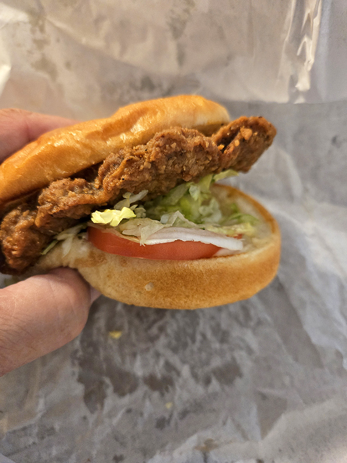 Crispy, juicy, and oh so nice-y. This burger's got more crunch than a nature hike in autumn.