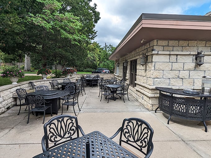 Al fresco dining fit for a king (or queen). These castle grounds are perfect for a royal picnic - no jousting required.