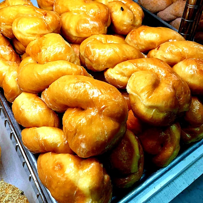 Twisted perfection! These golden beauties are what pretzels dream of becoming when they grow up. Carb nirvana, achieved.