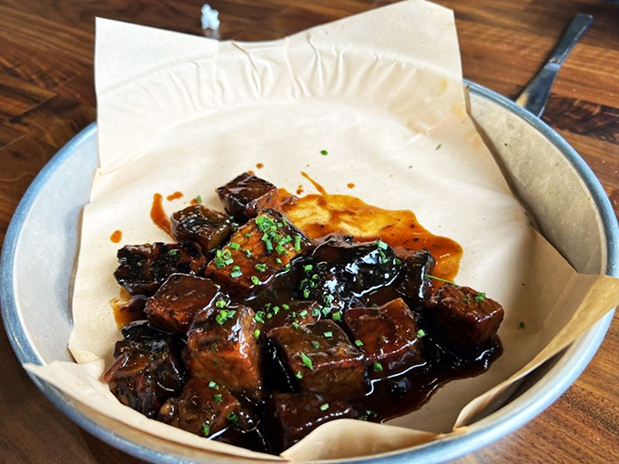 Burnt ends: Where "mistakes" become masterpieces. These flavor bombs are proof that sometimes, it's hip to be square.