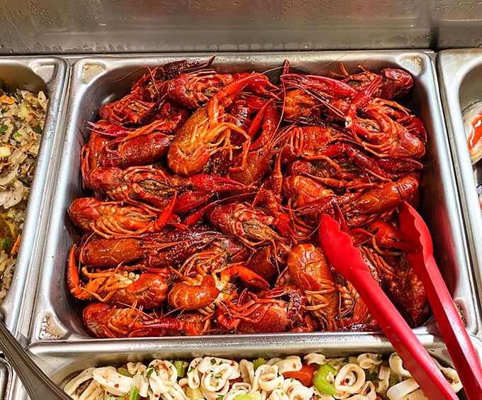 A mountain of crayfish that would make Cajun country jealous. Time to channel your inner crawdad connoisseur!