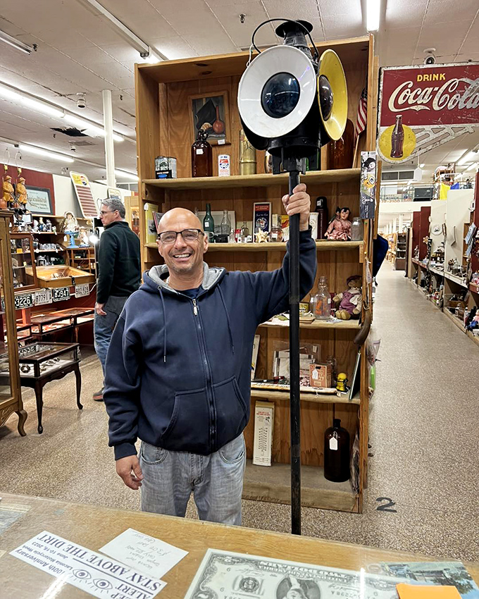 Aisle be back! This labyrinth of vintage goodies could turn anyone into a professional wanderer.