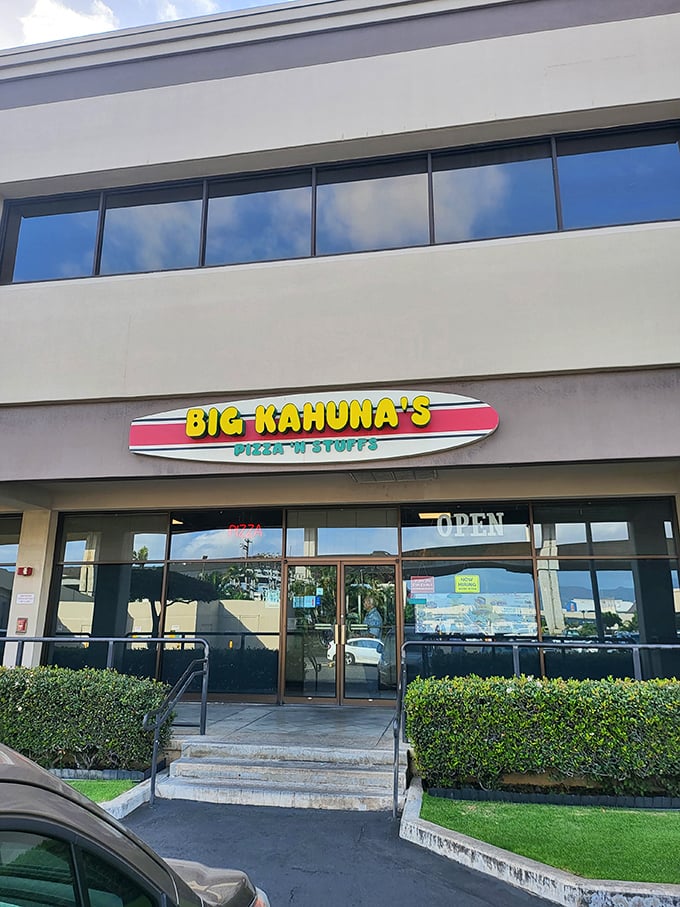 Big Kahuna's Pizza: Surf's up, and so is the crust! This Honolulu hangout serves pies so gnarly, you'll want to hang ten... slices in your mouth.