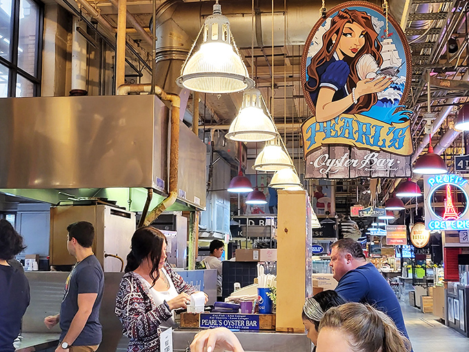 Pearl's Oyster Bar: Shucking amazing! This little gem in Reading Terminal Market is serving up oceanic delights faster than you can say "aphrodisiac."