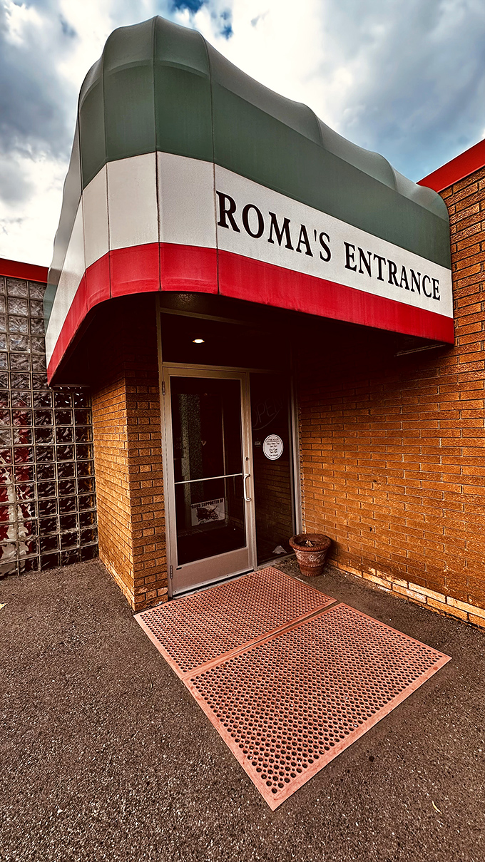 Roma's entrance: Your portal to pizza nirvana. Step through those doors and prepare for a time-traveling adventure to the heart of Italian-American cuisine.