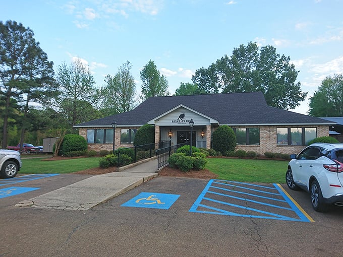 Beau Vines: Come for the inviting facade, stay for the steaks that'll make you want to propose &ndash; to your dinner!