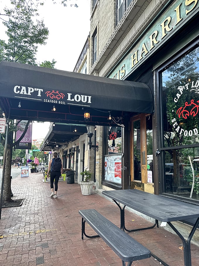 Seafood in a bag? It's not magic, it's Cap't Loui! Where every meal feels like unwrapping a delicious, garlicky present.