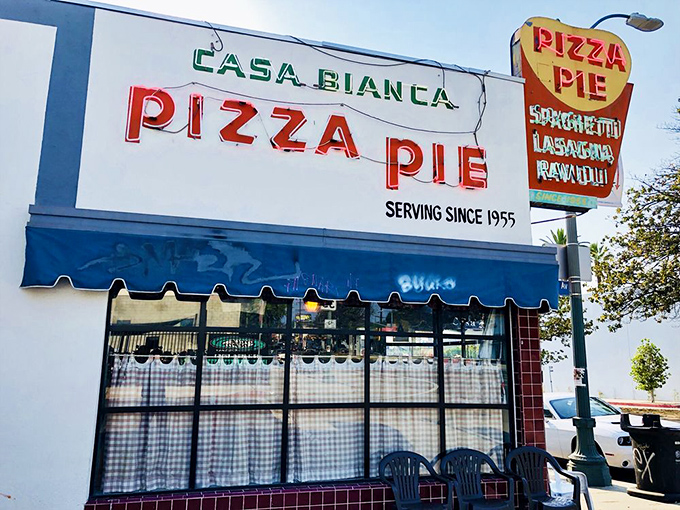 Neon lights and checkered curtains &ndash; Casa Bianca is the Marilyn Monroe of pizzerias: timeless, charming, and always drawing a crowd.
