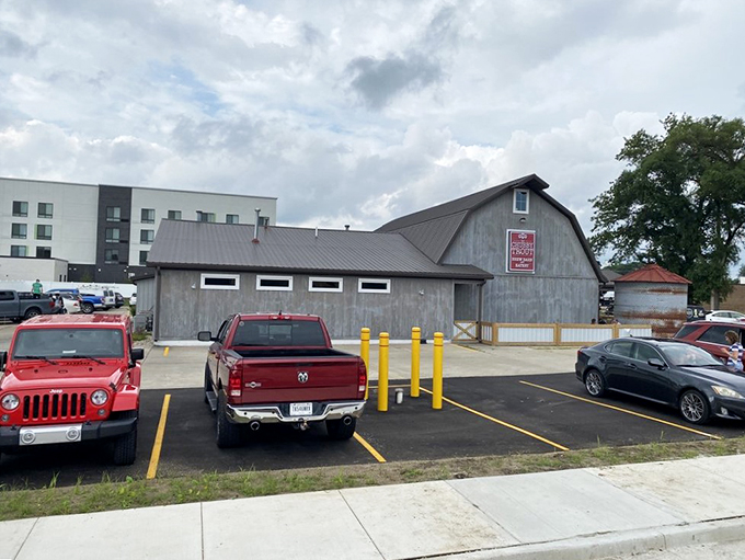 Part country charm, part seafood heaven. Chubby Trout proves you can have your fish and your farmhouse too!