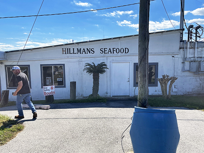At Hillman's, the fish are so fresh they practically introduce themselves. "Hi, I'm Cod. Pleased to meat you!"