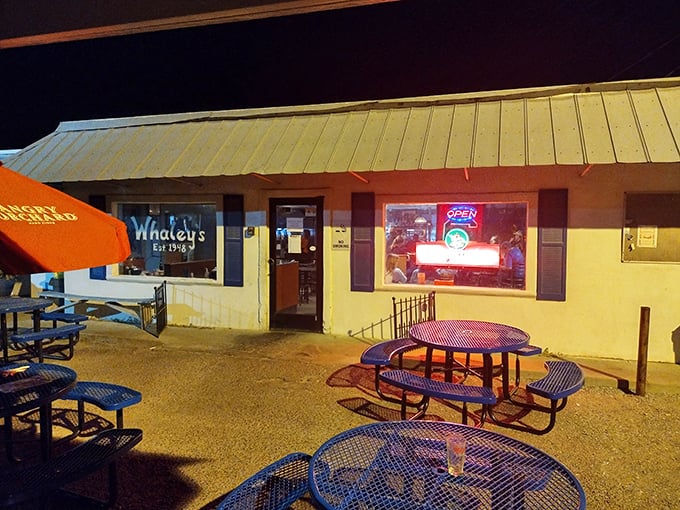  Where Ernest Hemingway meets Captain Ahab! Dive into a sea of flavors in this cozy, character-filled spot.