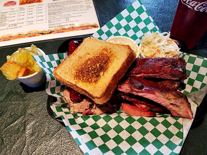 BBQ roulette, anyone? This mixed plate is a flavor adventure waiting to happen. It's like a treasure hunt for your taste buds!