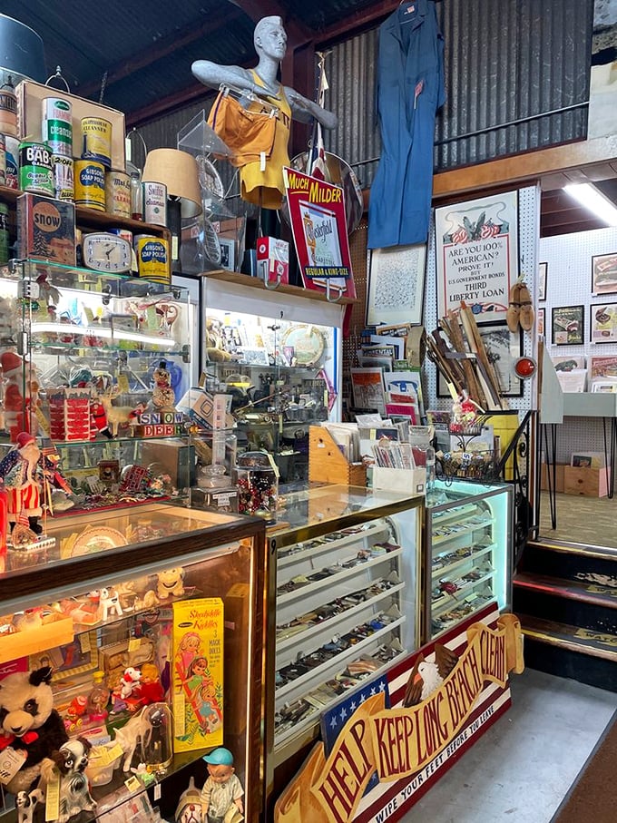 Retro overload! It's like the 1950s exploded in here. I half expect to see the Fonz giving a thumbs-up around every corner.