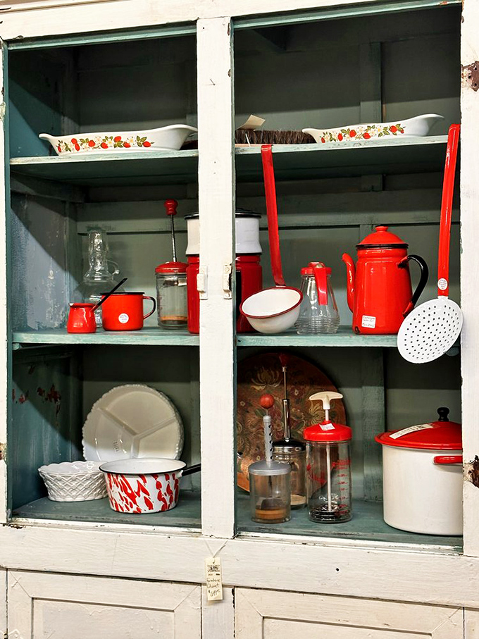 A splash of retro in your kitchen. This cheery red and white ensemble is straight out of a 1950s sitcom mom's dreams.