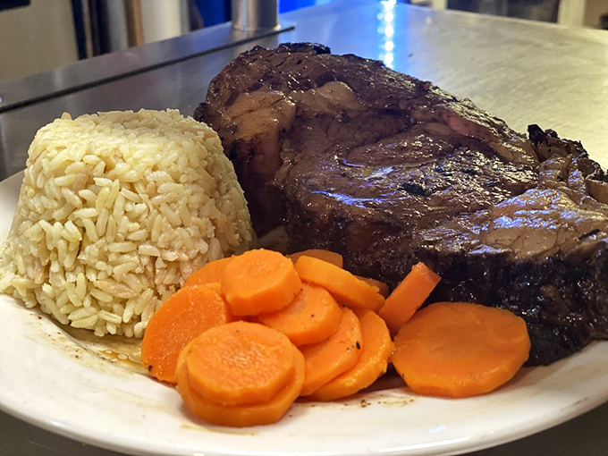 Rice, rice, baby! This prime rib and rice duo is proof that sometimes, the simplest combinations are the most satisfying.