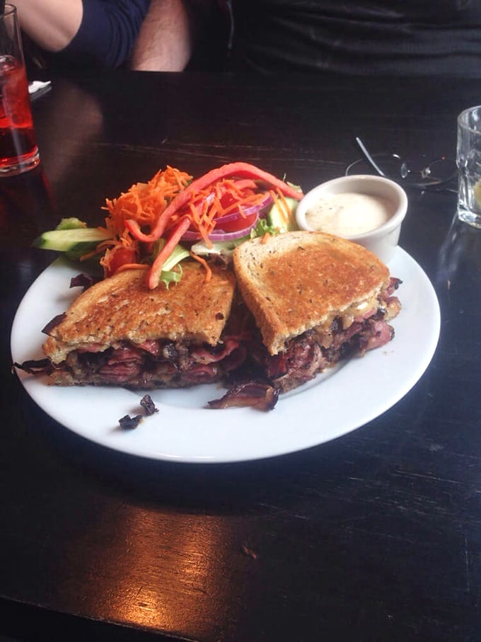 A tale of two halves! This Reuben, with its crispy companion salad, is the dynamic duo your lunch hour has been waiting for.