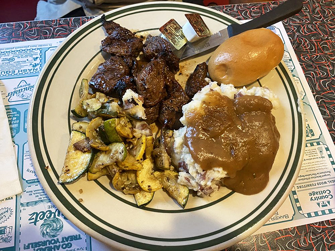 Steak tips and mashed potatoes: Comfort food that's dressed up for a night on the town. Deliciously dapper!