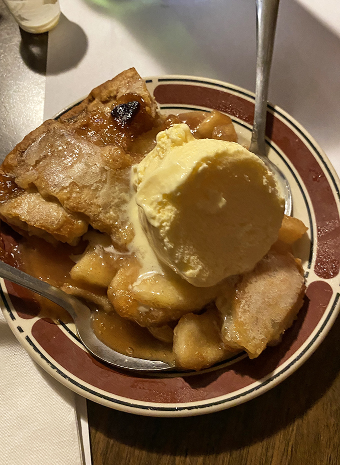 Apple Pie &agrave; La Mode: because nothing says "I love America" quite like a slice of warm apple pie cuddling up to cool vanilla ice cream.