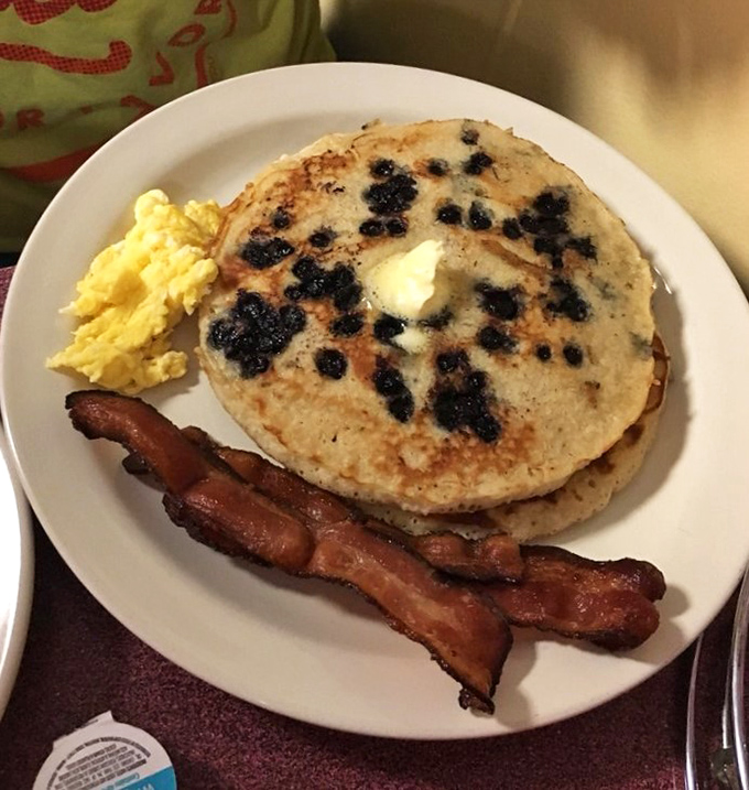 Burger bliss on a bun! This juicy masterpiece comes with a side of crispy fries and a dollop of pure Americana.
