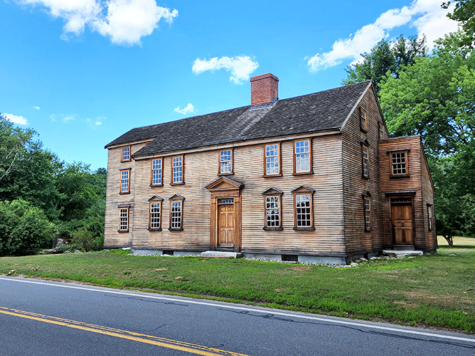 Colonel James Barrett House: Revolutionary War headquarters turned time capsule. It's like Colonial Williamsburg, but with 100% more New England charm.