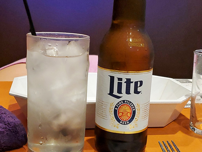 Quench your thirst, Midwest style! Nothing says "I'm on vacation" quite like an ice-cold beer next to your mountain of ribs.