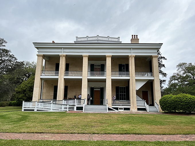 Natchez National Historical Park: History buff's paradise or time traveler's dream destination? Why not both! Dive into the past without the pesky inconvenience of a DeLorean.