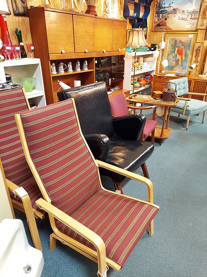 Mid-century modern meets "Mad Men" chic. Don Draper would feel right at home lounging in these sleek, stylish chairs.