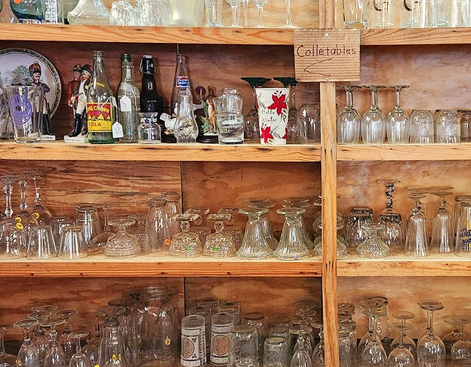 Calling all mixologists and vintage enthusiasts! This glassware collection could stock the world's quirkiest cocktail bar. Cheers to unique finds!