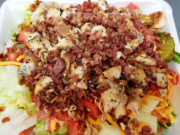 Who said salads can't be exciting? This grilled chicken salad with bacon bits is like a party in a bowl &ndash; and you're invited!