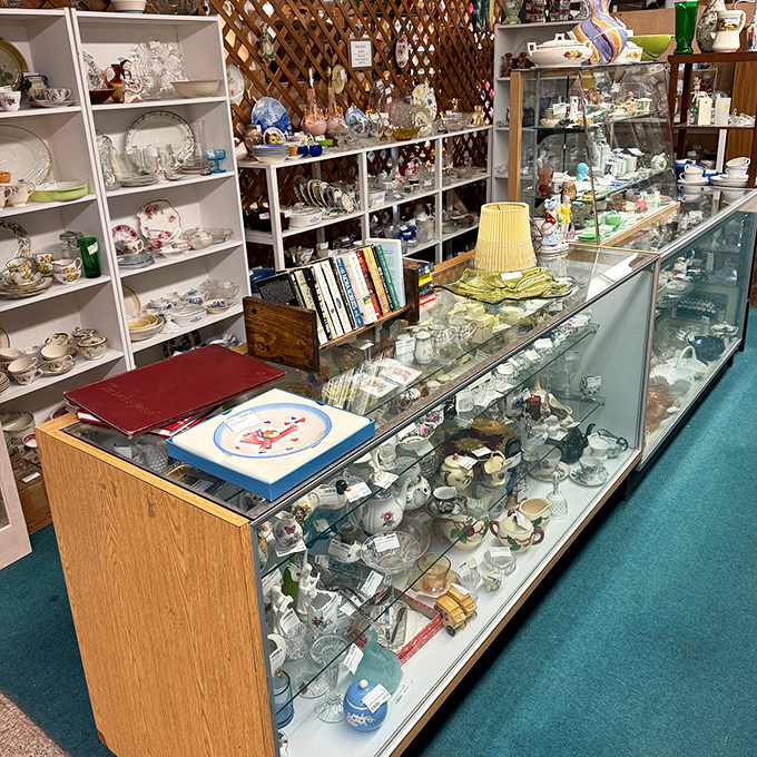 A kitchenware cornucopia that would make Julia Child swoon. Enough gadgets to confuse even the savviest chef.