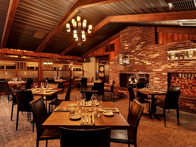 Cozy corners and sizzling steaks! Step into this warm wood haven where every bite feels like a hug for your taste buds.