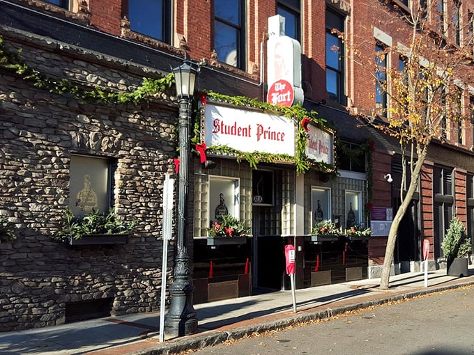 Lederhosen optional, appetite required! Springfield's longtime favorite serves up steaks so good, you'll want to yodel from the rooftops.