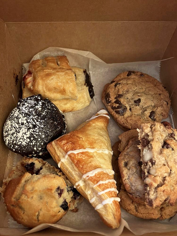 Sweet tooth alert! This bakery box is more tempting than a siren's song. Resistance is futile, just grab a napkin and dive in.