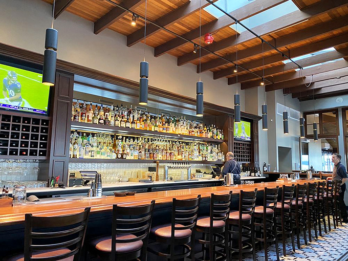 Bar none, this is where liquid courage meets seafood sophistication. Shaken, stirred, or on the rocks &ndash; pick your potion!