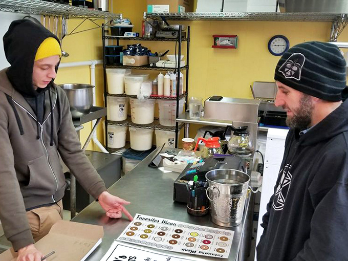 Where donut dreams come true! The staff here are like wizards, conjuring up fried perfection before your eyes.