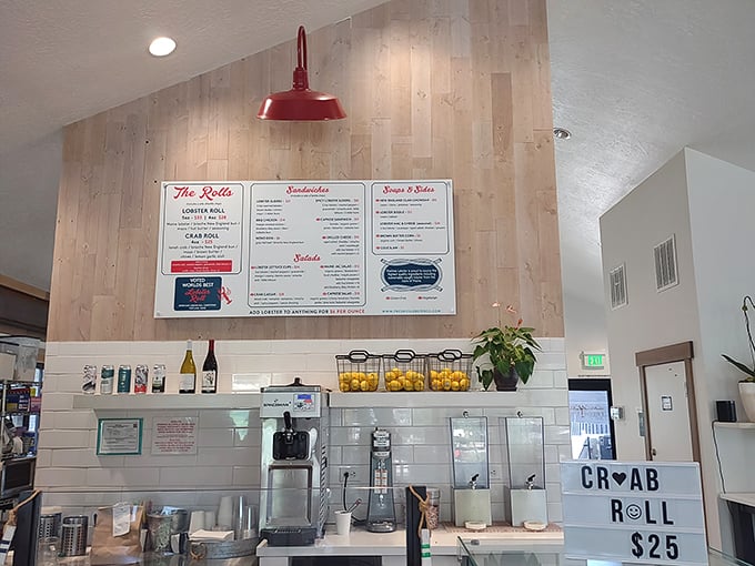 Where lobster dreams come true! This counter is like a crustacean command center, ready to fulfill your seafood fantasies.