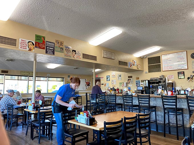 If Norman Rockwell painted diners, this would be his masterpiece. A slice of Americana served with a side of nostalgia.