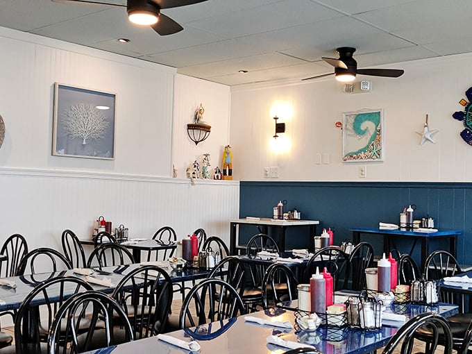 Pull up a chair in Goolee's dining room &ndash; where every table feels like the cool kids' table at a beachy family reunion.