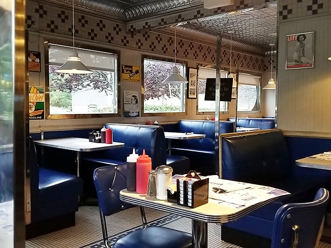 Welcome to the time capsule! Patriots' dining area is where the 1950s live on, complete with cozy booths perfect for plotting your next sock hop.
