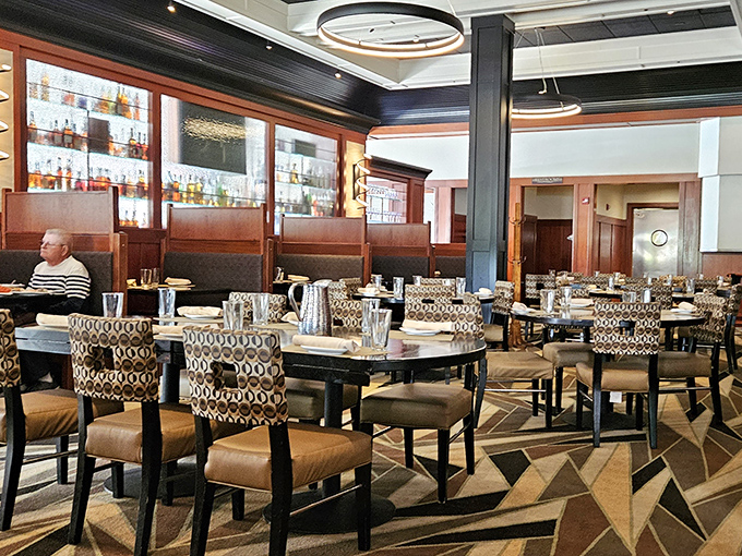 The dining area: where seafood dreams come true. With its cozy booths and elegant lighting, it's the perfect spot for everything from first dates to fiftieth anniversaries.