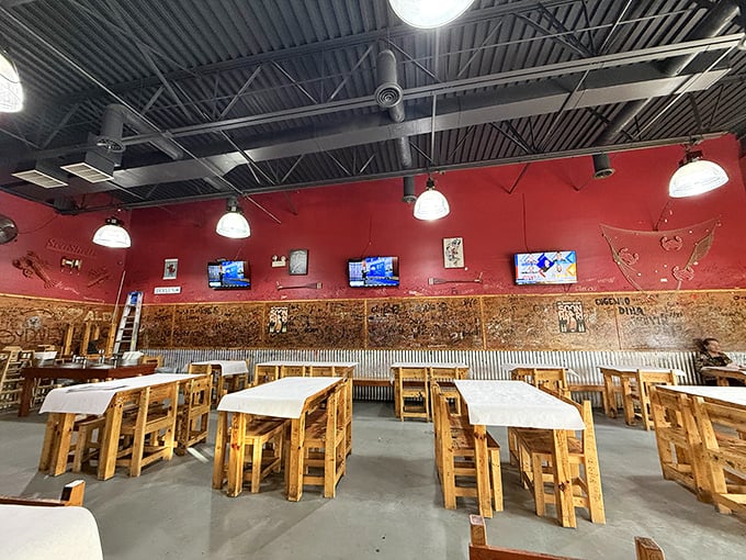 No white tablecloths here, folks! This dining area is all about rolling up your sleeves and diving in. Napkins are your new best friend.